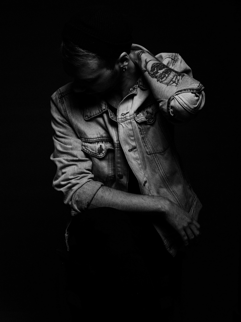 hero-split-content-bg-2 – ACTION PRODUCTS WORLDWIDE